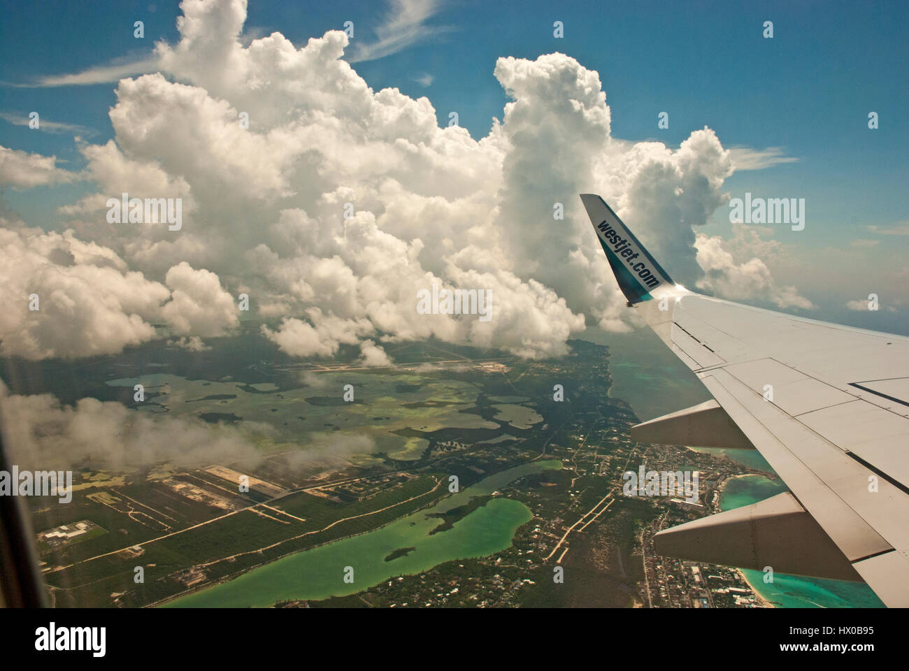 Bahamas from plane hi-res stock photography and images - Alamy
