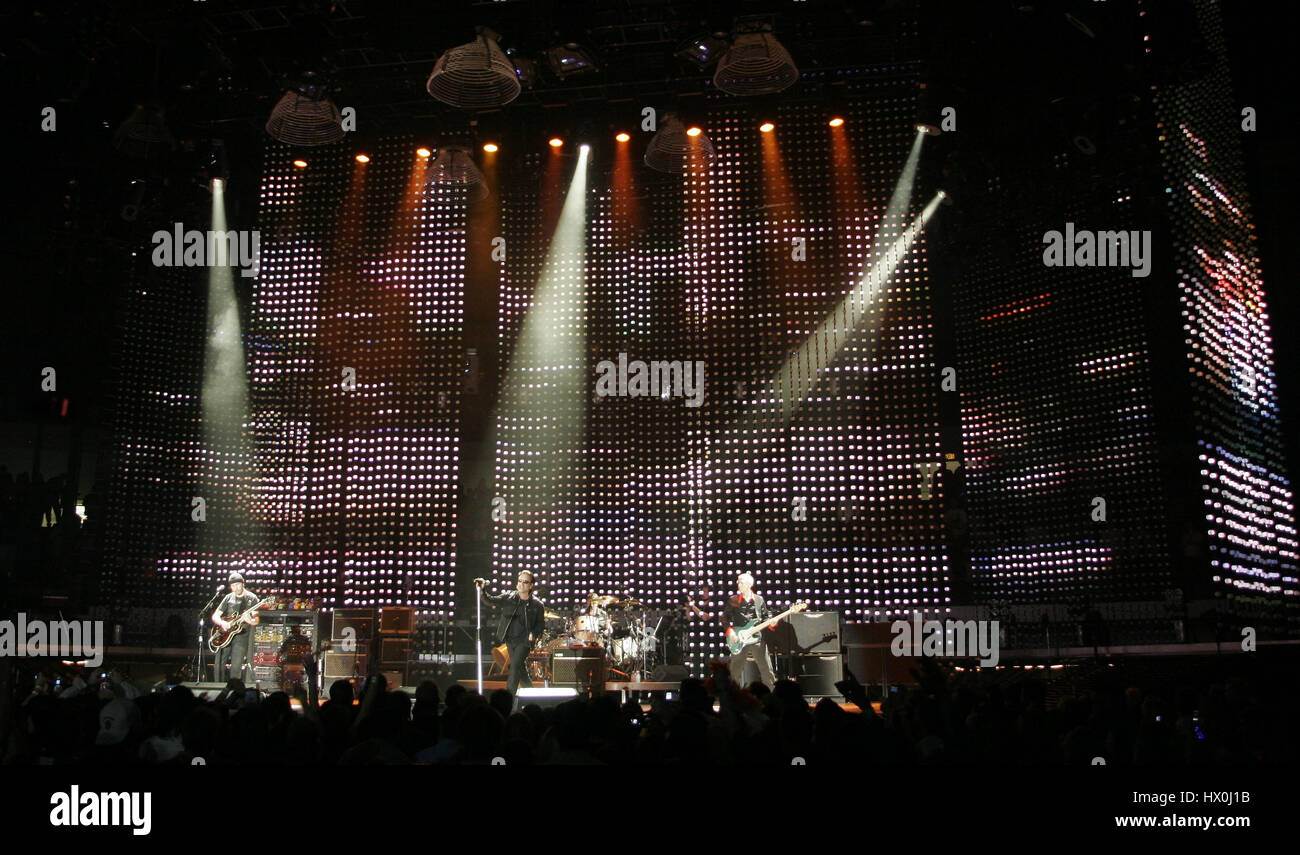 U2 on tour hi-res stock photography and images - Alamy