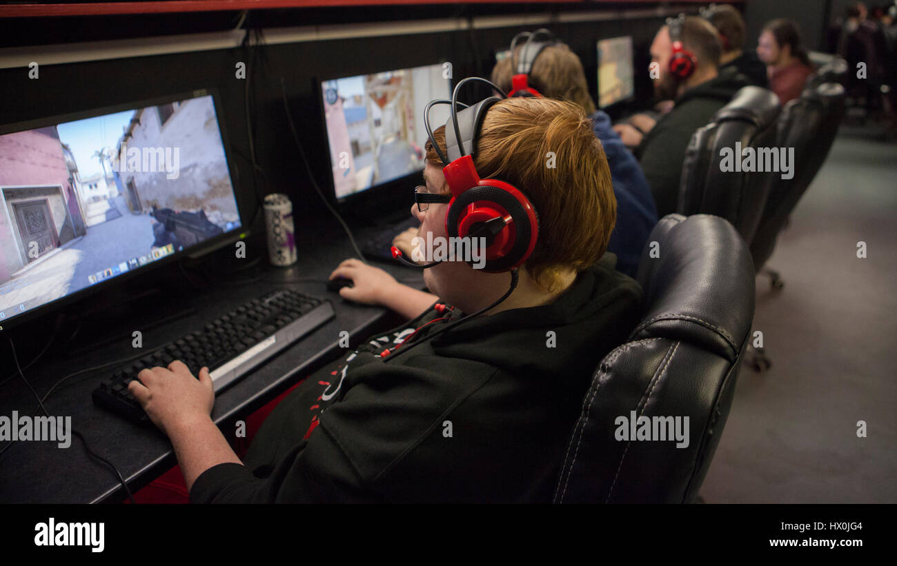 Teams play in 5V5 counter strike global offensive LAN at talk and surf ...