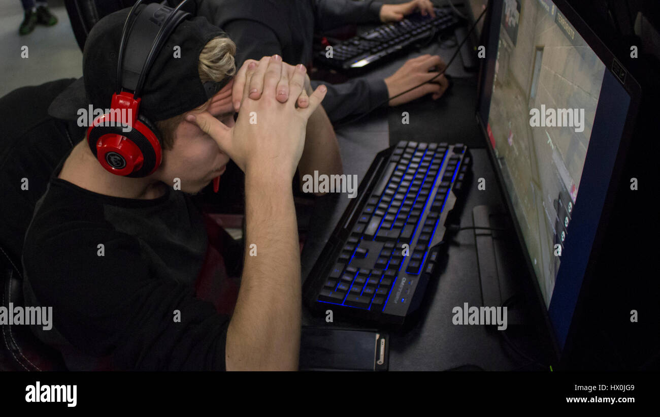 Teams play in 5V5 counter strike global offensive LAN at talk and surf ...