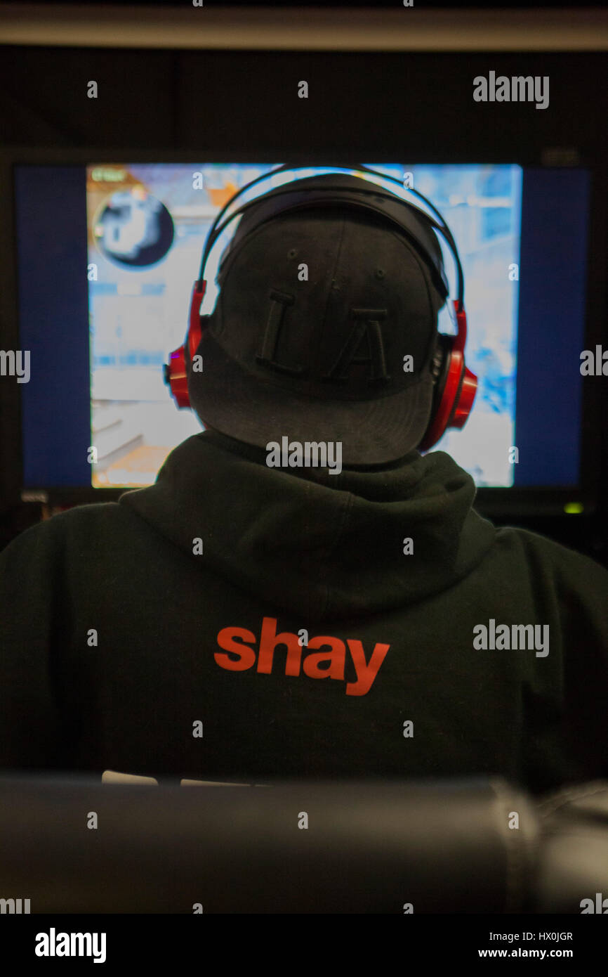 Teams play in 5V5 counter strike global offensive LAN at talk and surf ...