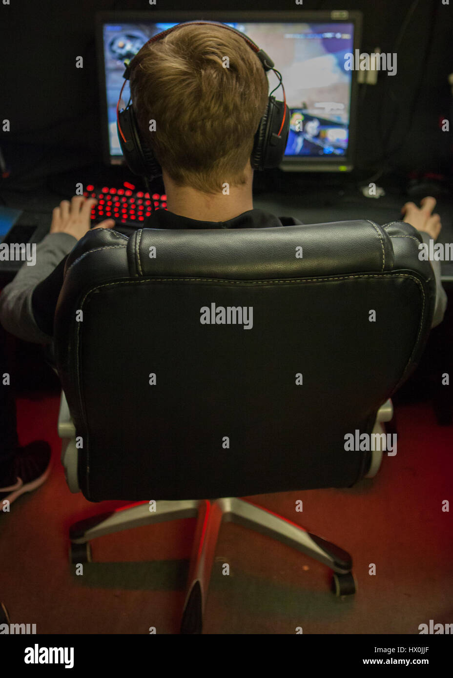 Teams play in 5V5 counter strike global offensive LAN at talk and surf ...