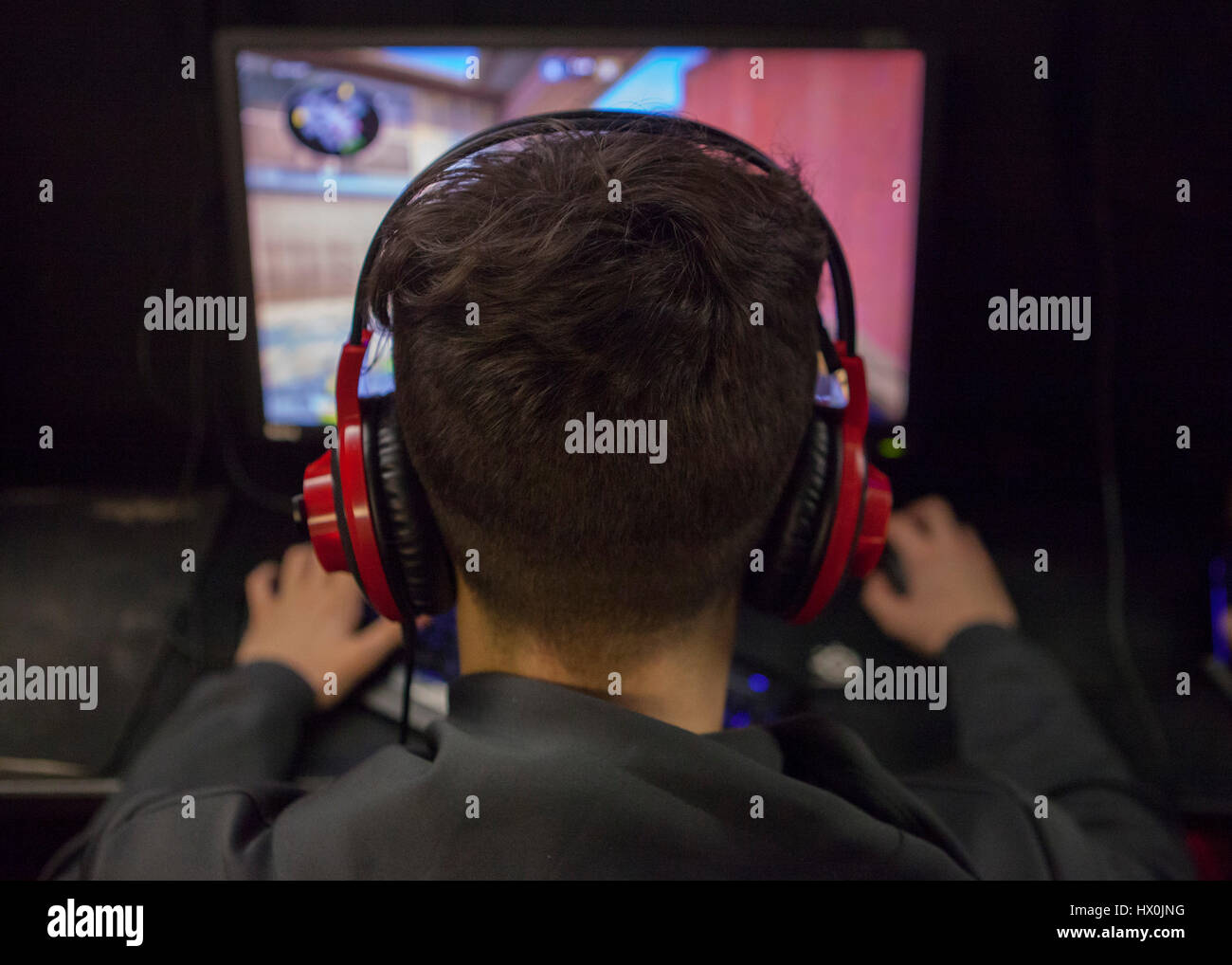 Teams play in 5V5 counter strike global offensive LAN at talk and surf ...