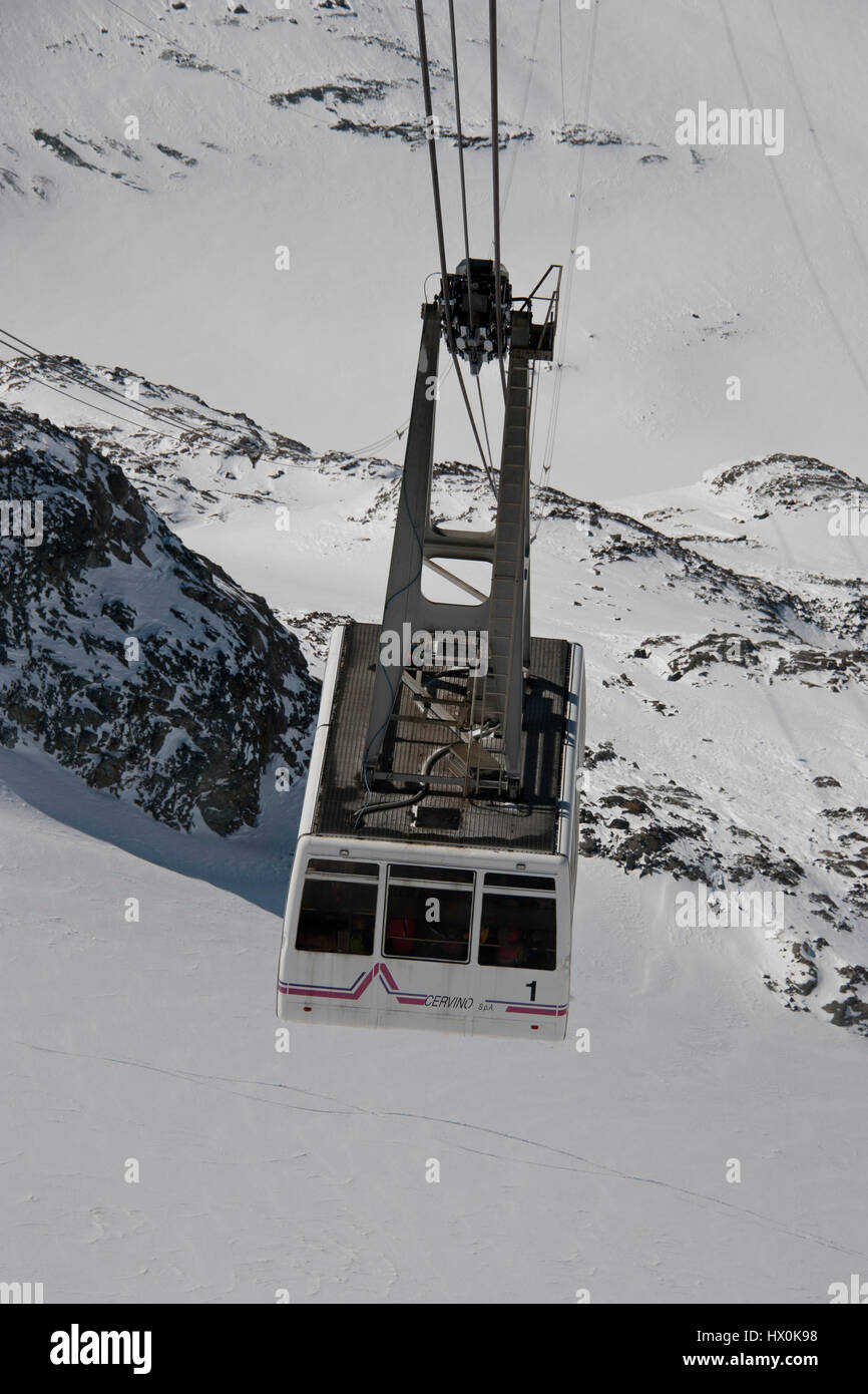 cableway arriving in Plateau Rosa in Cervinia Stock Photo - Alamy