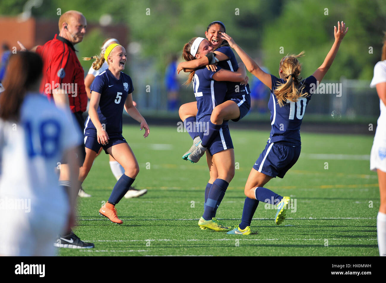 Team celebration hi-res stock photography and images - Alamy