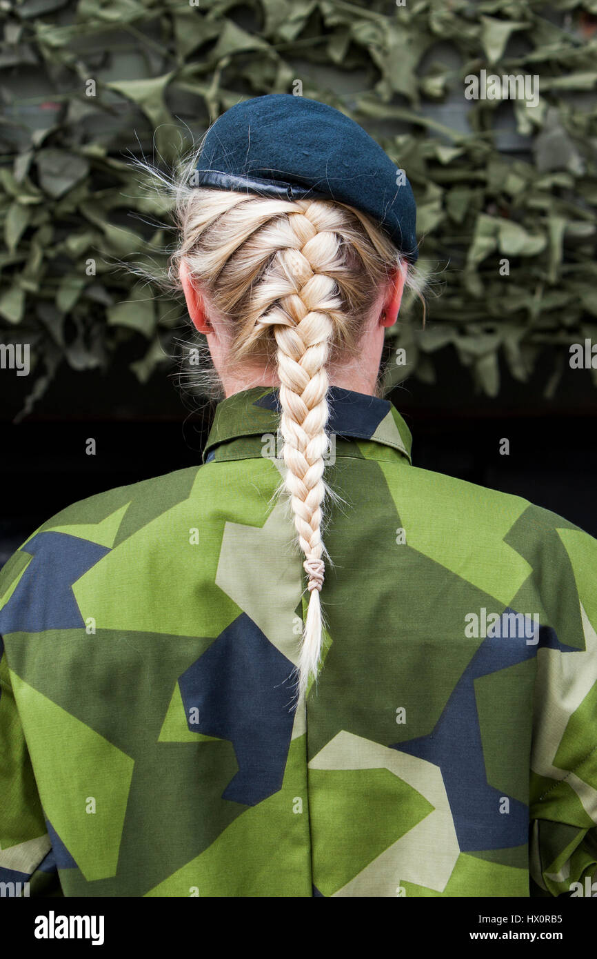 Female military service hi-res stock photography and images - Alamy