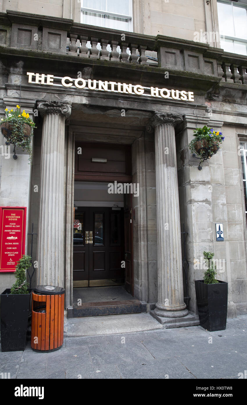 The Counting house Wetherspoon pub in Dundee Scotland Stock Photo - Alamy