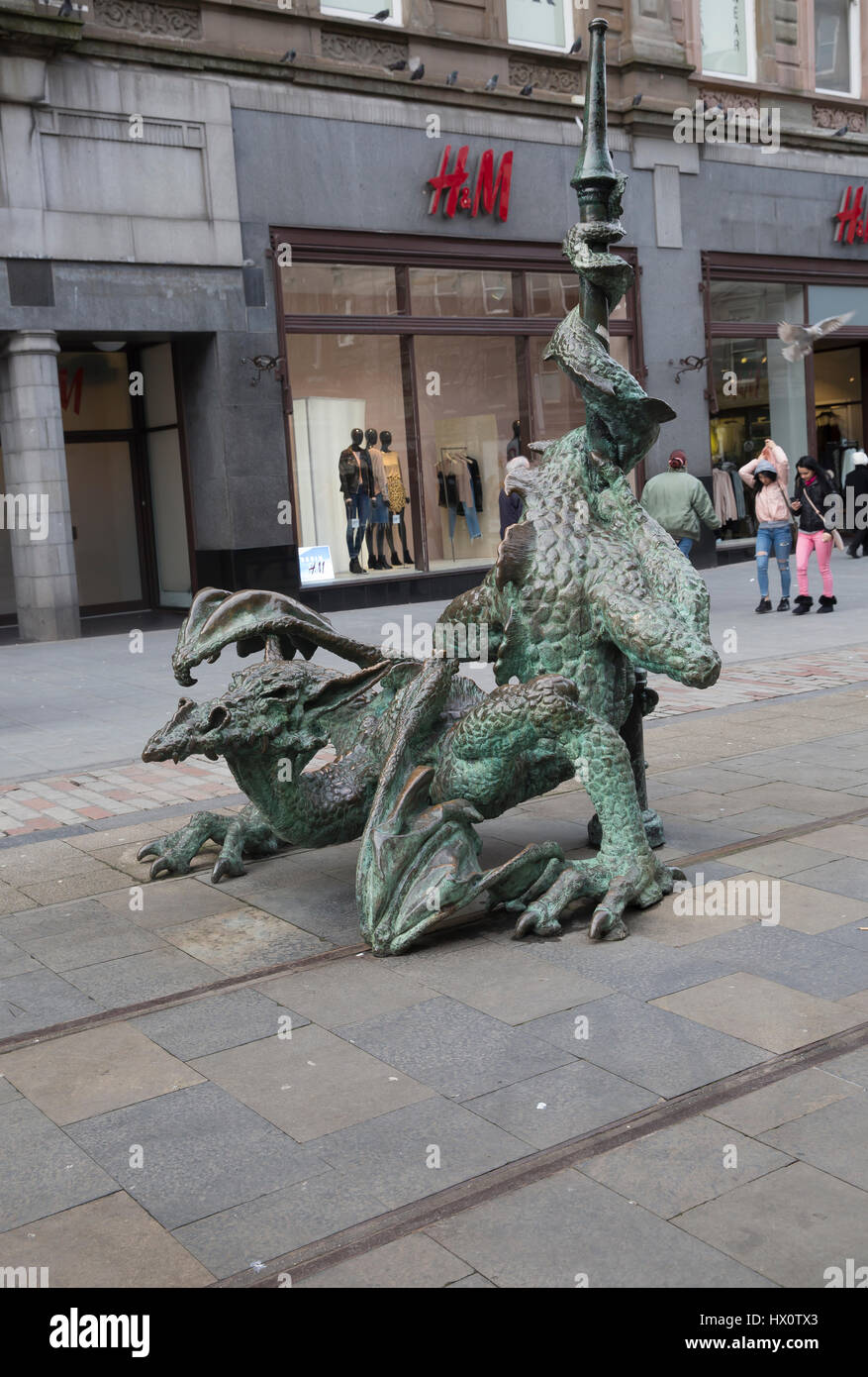 The Dundee dragon statue Stock Photo - Alamy