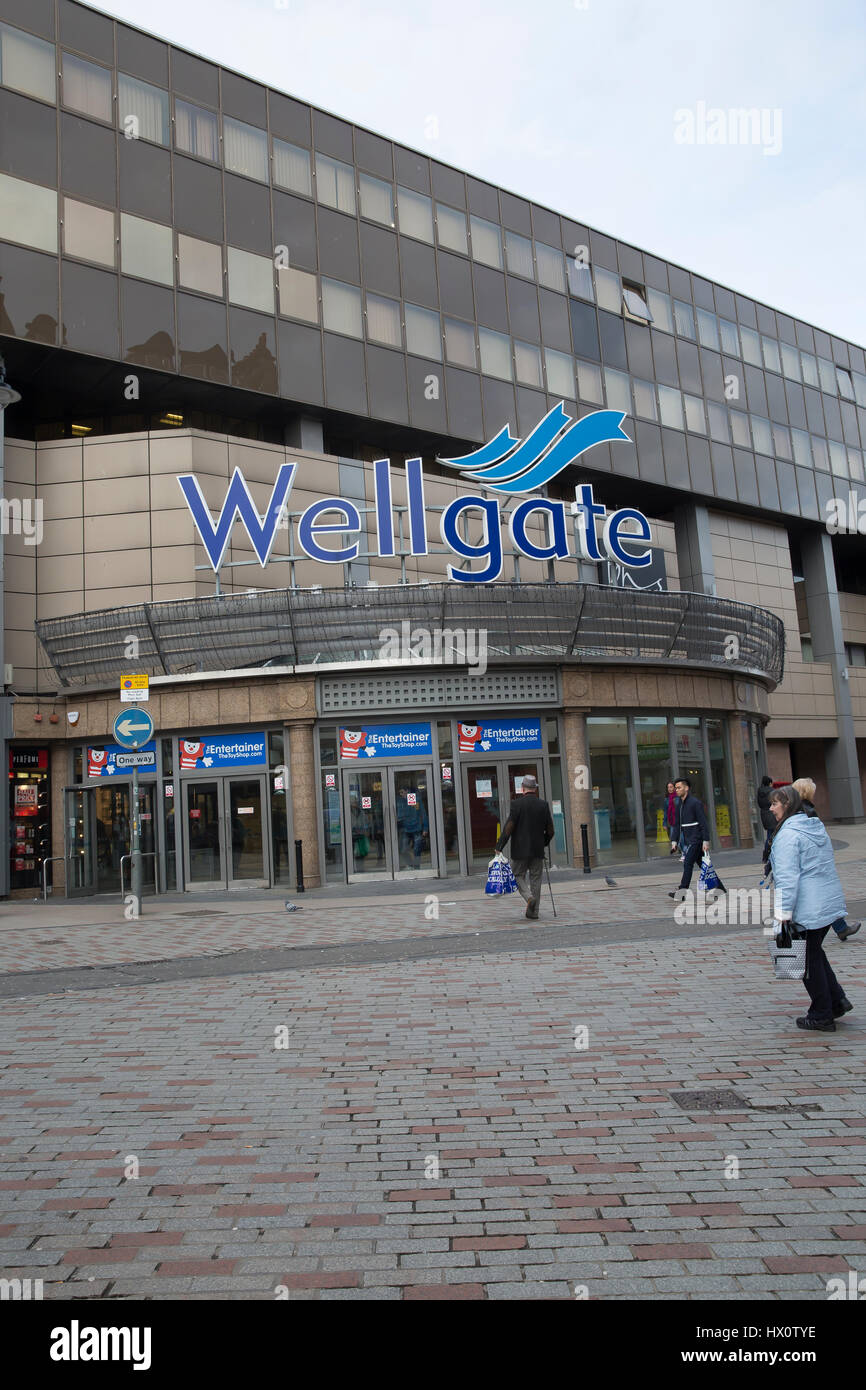 Shopping in dundee hi-res stock photography and images - Alamy