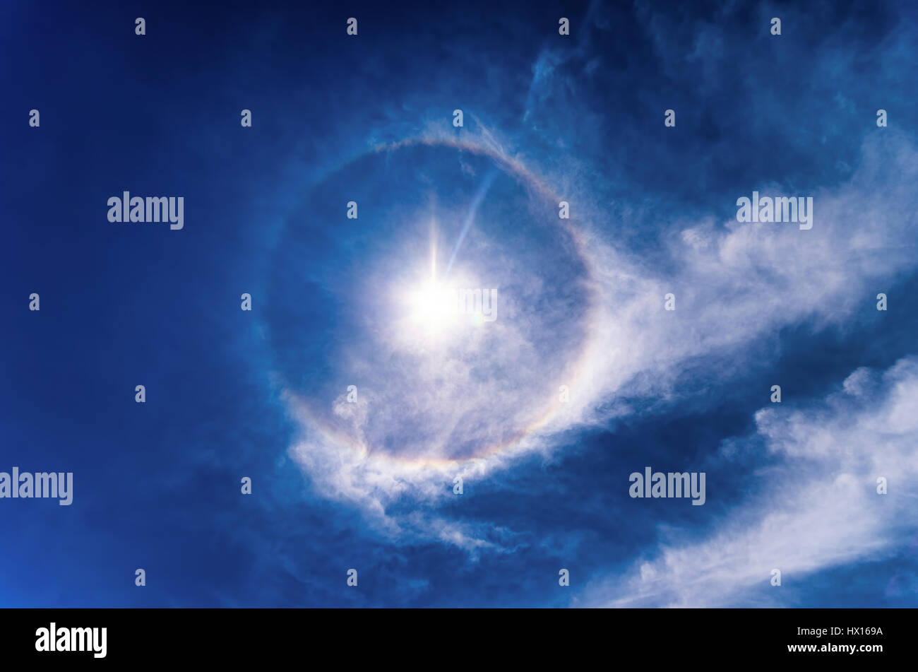 22 Degree Halo, Optical Phenomenon Stock Photo - Alamy