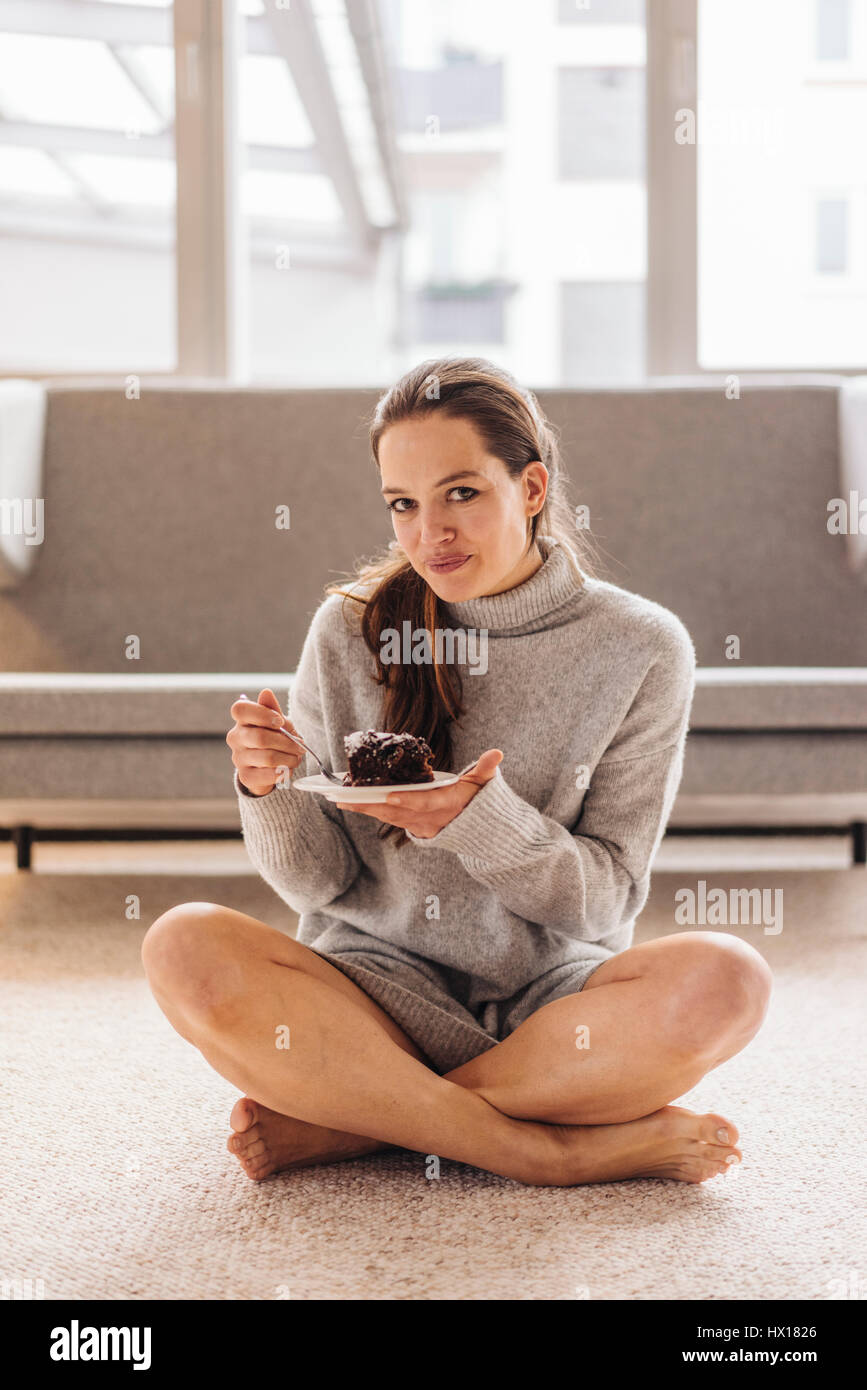 Piece cake on floor hi-res stock photography and images - Alamy