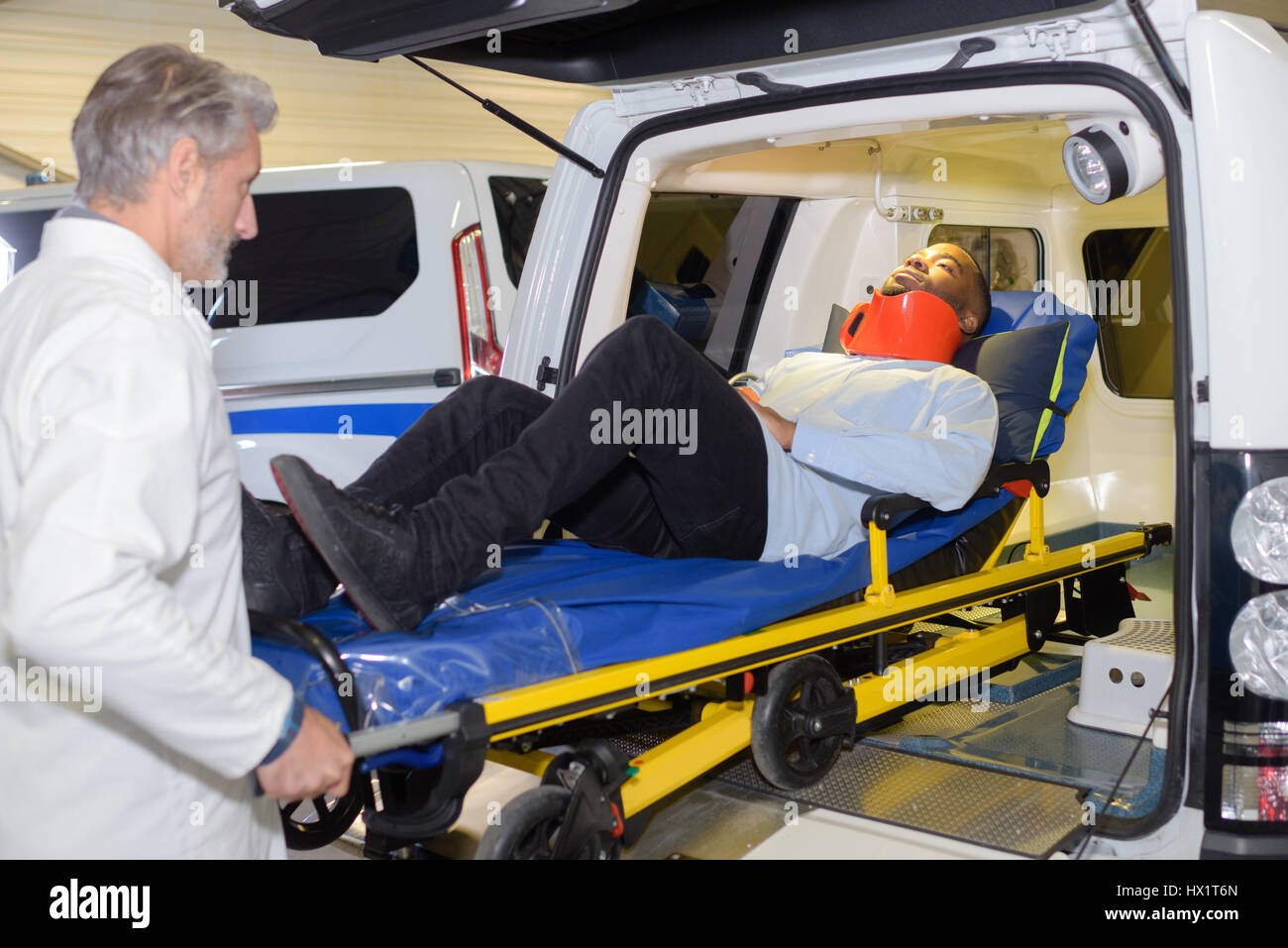 patient with neck injury Stock Photo - Alamy