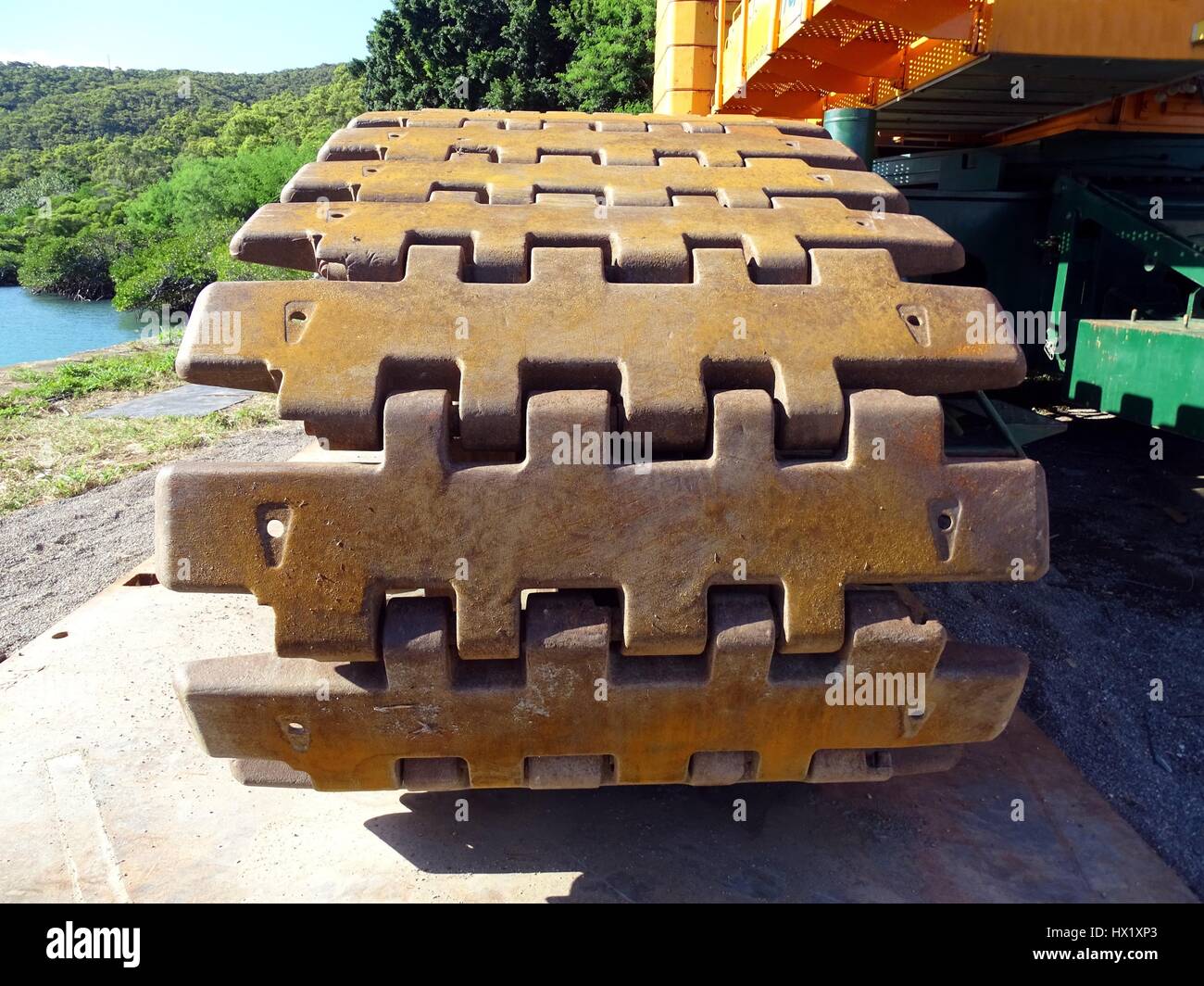 Caterpillar treads hi-res stock photography and images - Alamy