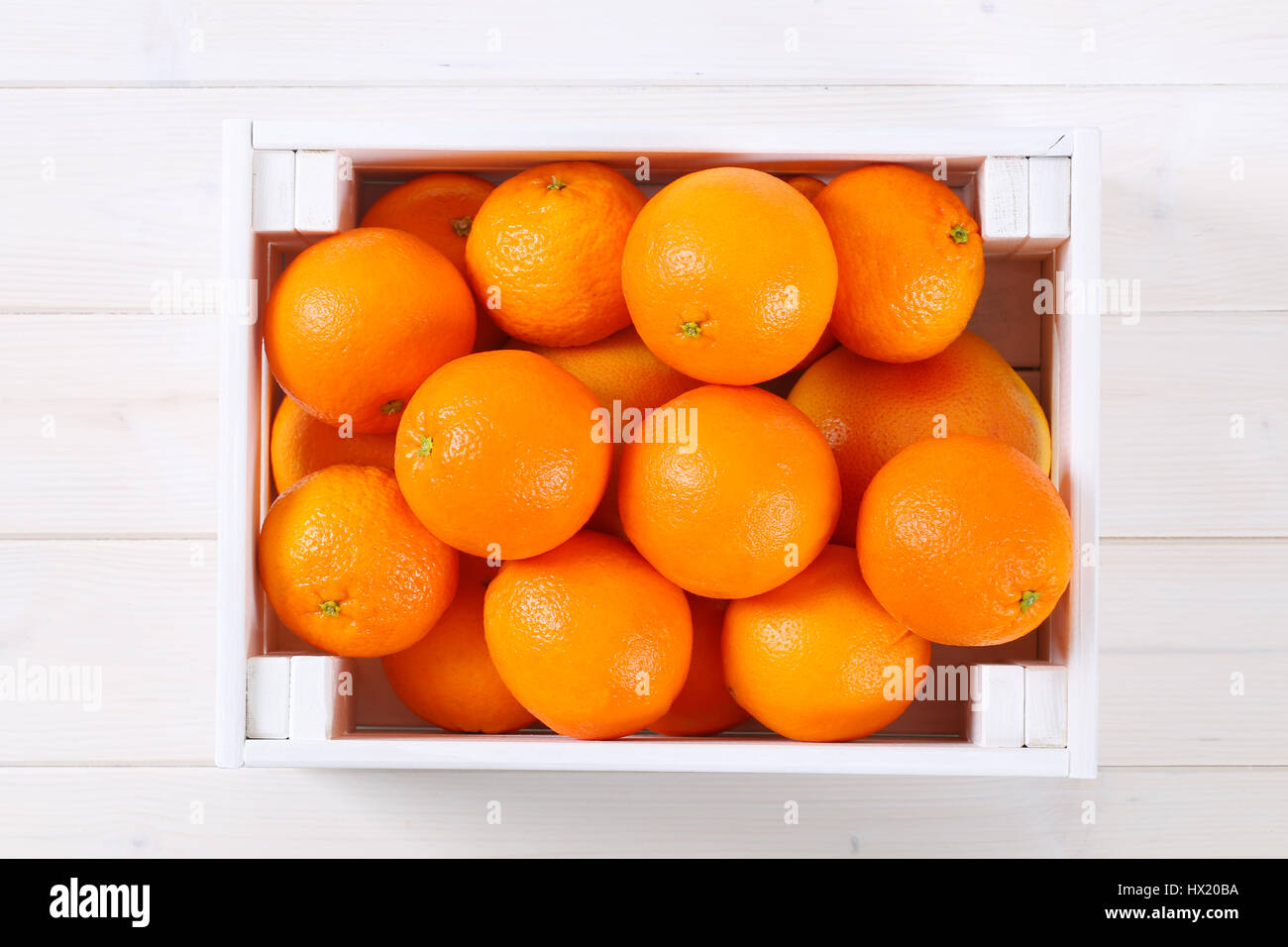 Box full of oranges hi-res stock photography and images - Alamy