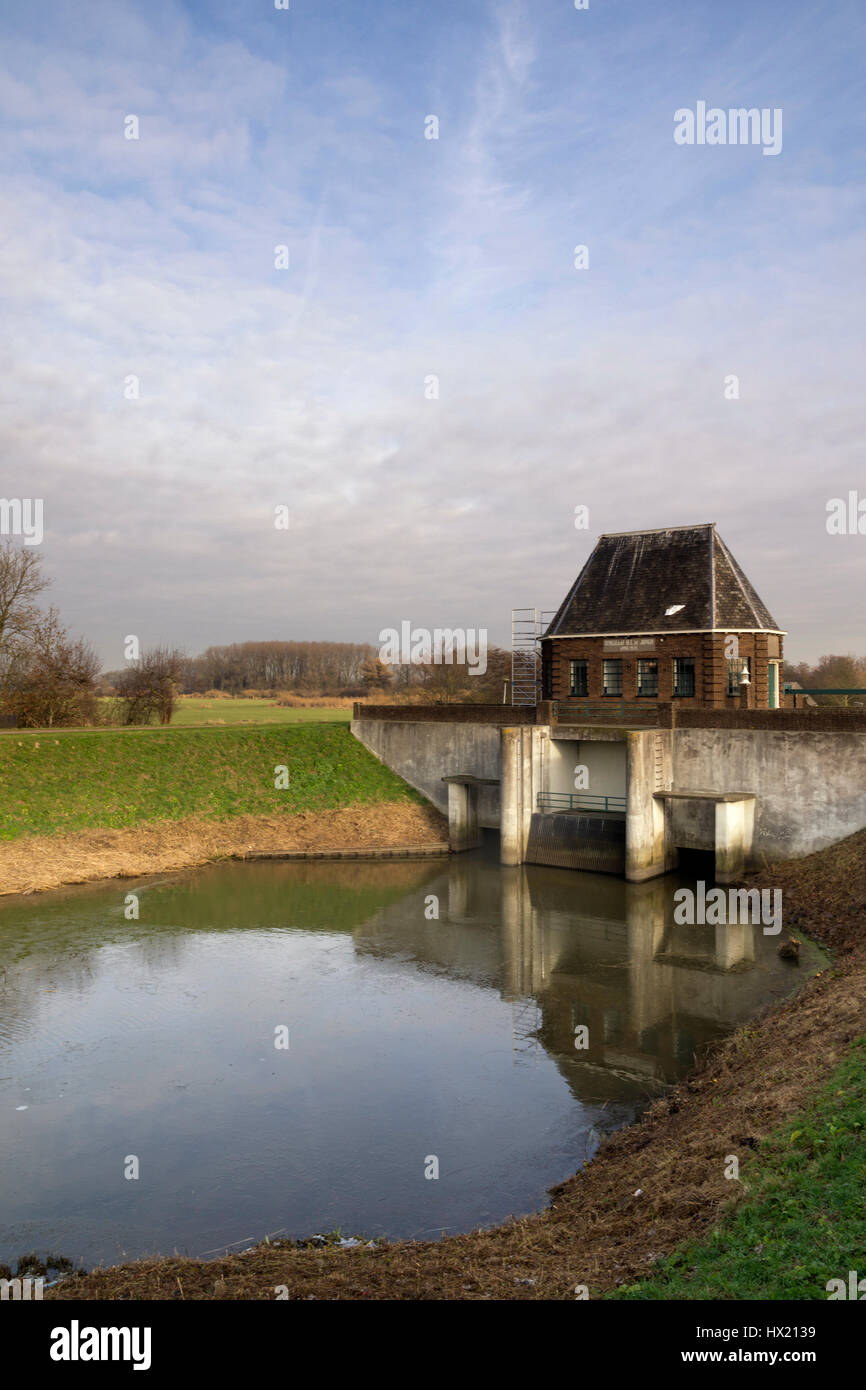 Pumping station building hi-res stock photography and images - Alamy