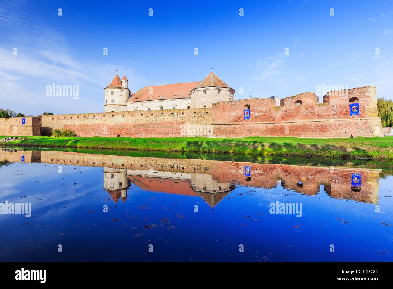 Medieval stone fortress hi-res stock photography and images - Alamy