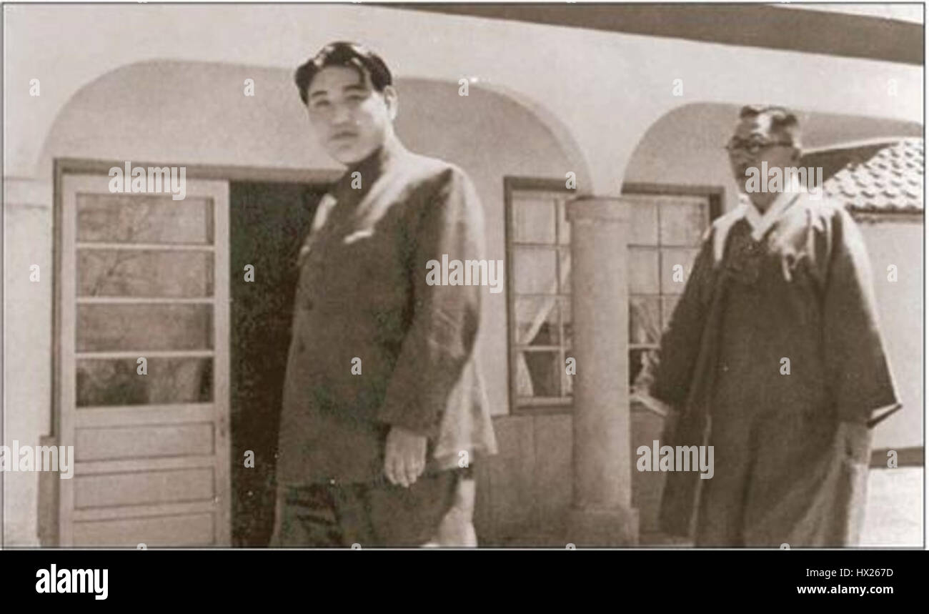 Kim Gu and Kim Il sung in 194804 Stock Photo - Alamy