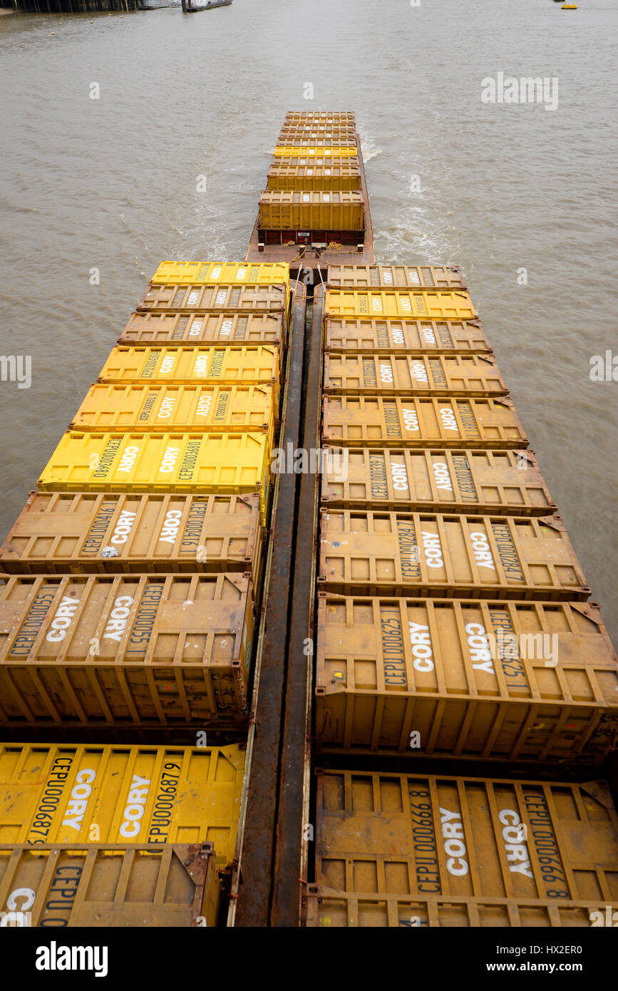 River thames tug barge hi-res stock photography and images - Alamy