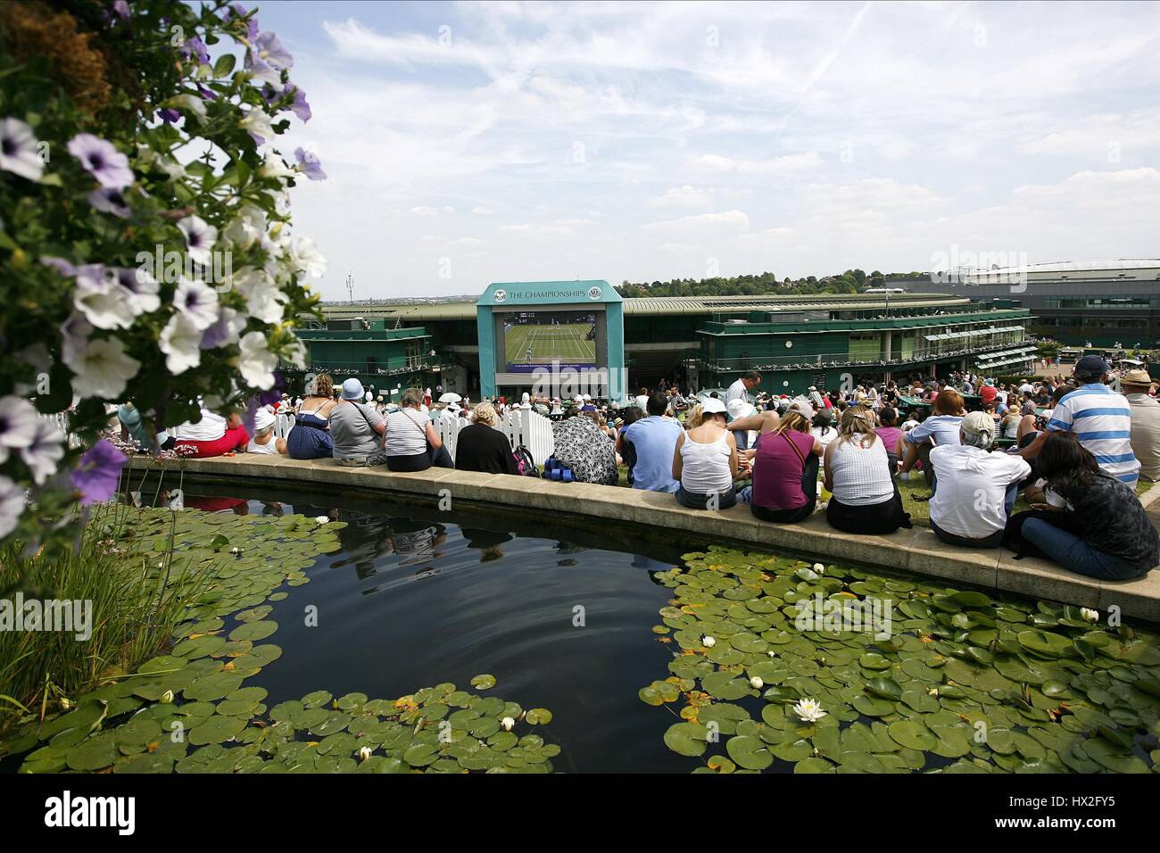 FANS ON HENMAN HILL WIMBLEDON 2010 WIMBLEDON 2010 WIMBLEDON LONDON ...