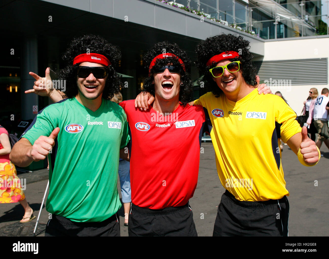WIMBLEDON FANS WIMBLEDON WIMBLEDON LONDON ENGLAND 23 June 2010 Stock ...