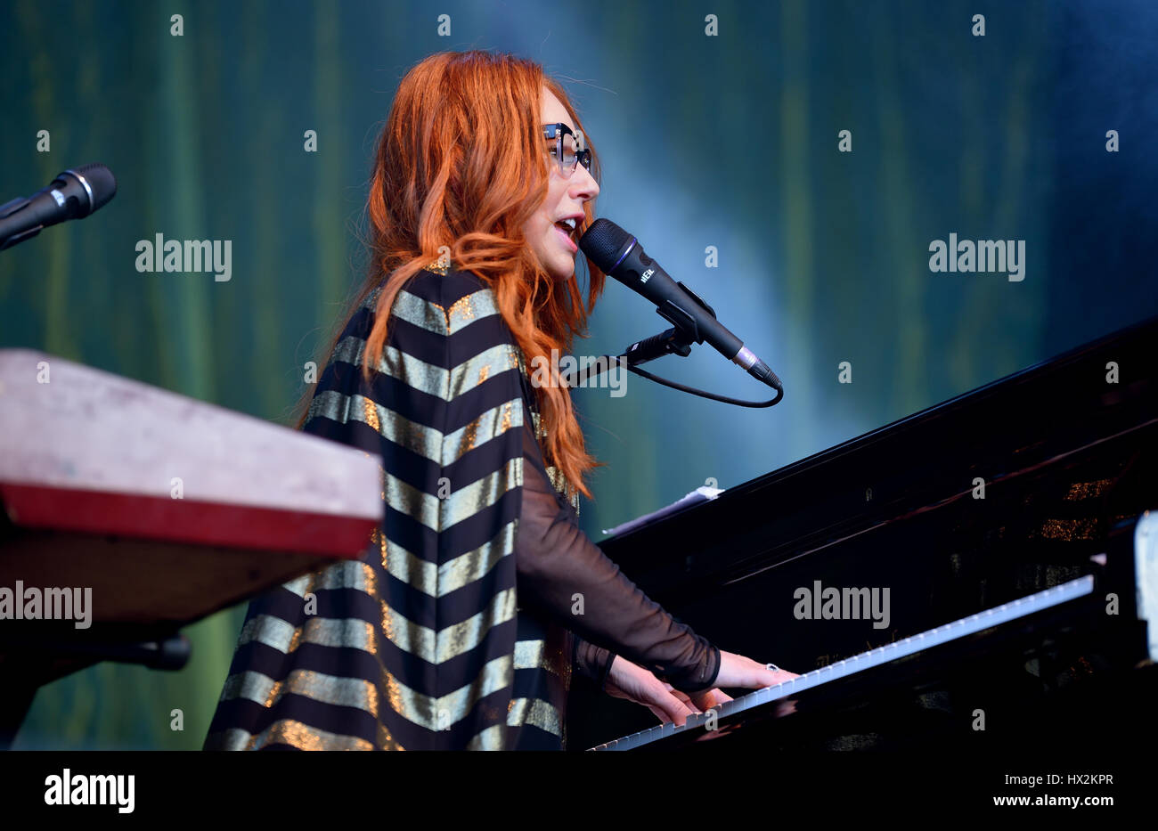 BARCELONA - MAY 30: Tori Amos (singer, songwriter, pianist and composer ...