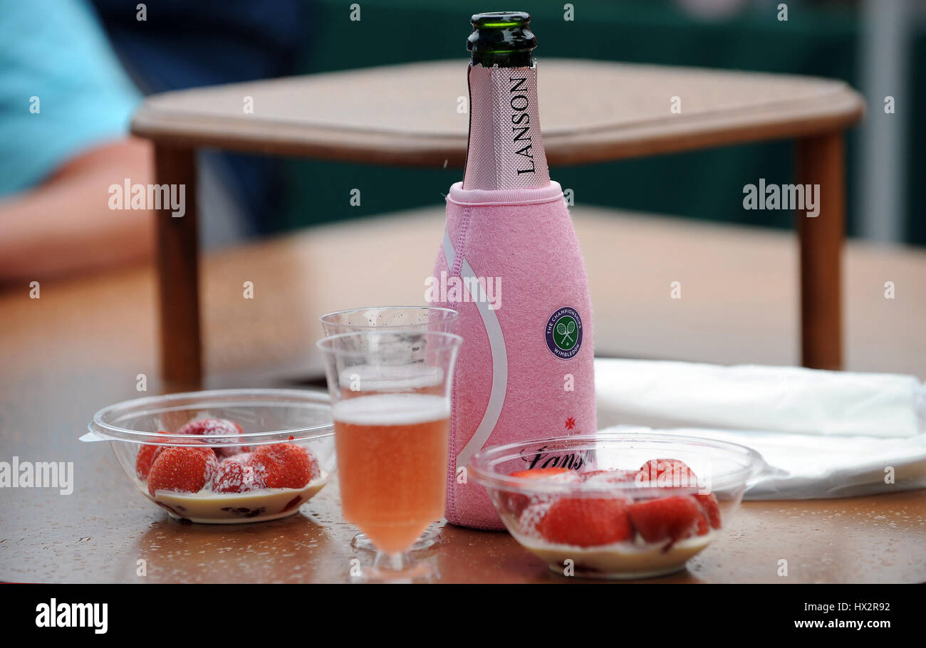CHAMPAGNE STRAWBERRIES THE WIMBLEDON CHAMPIONSHIPS THE WIMBLEDON ...
