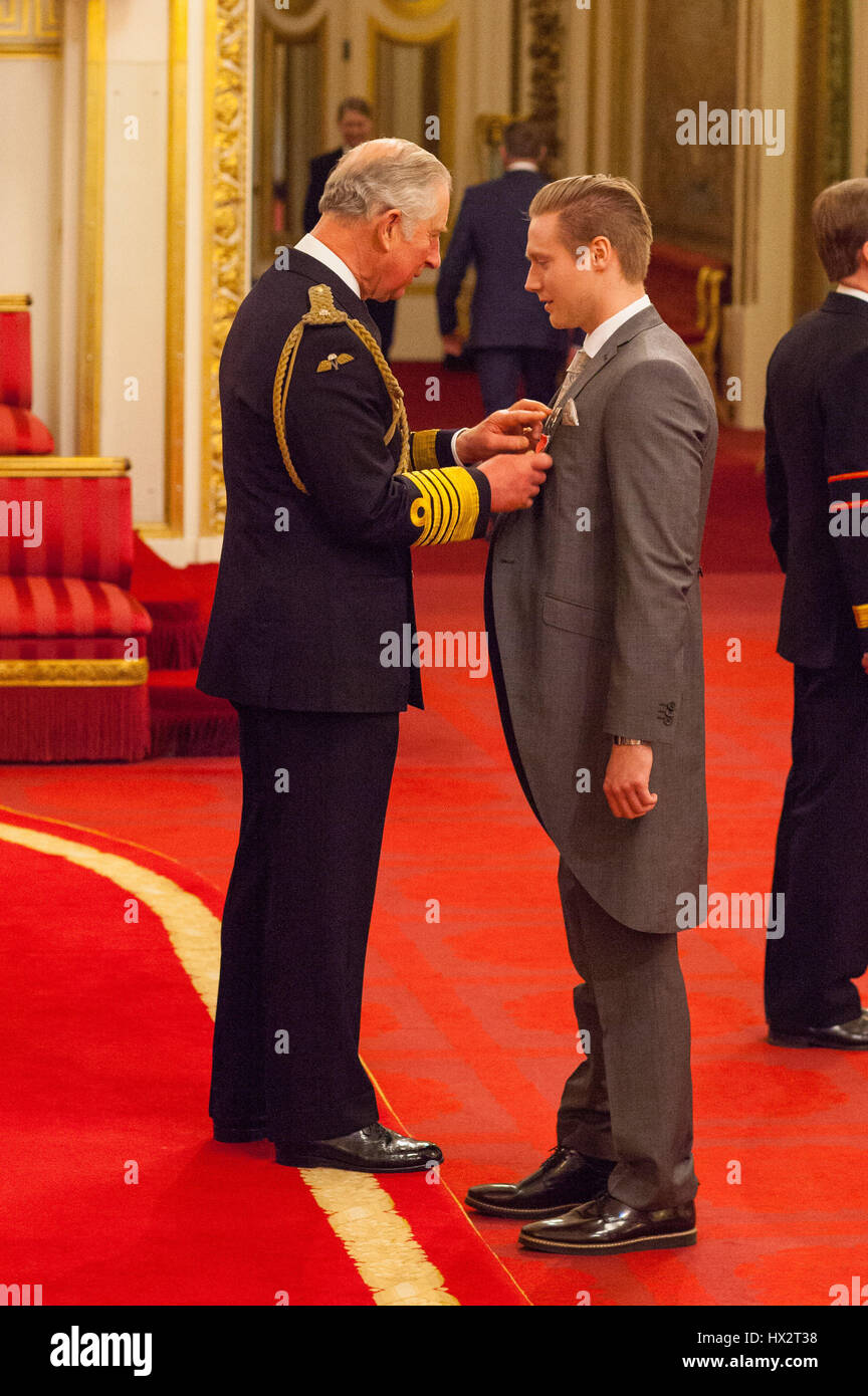Member order british empire mbe buckingham palace hi-res stock ...