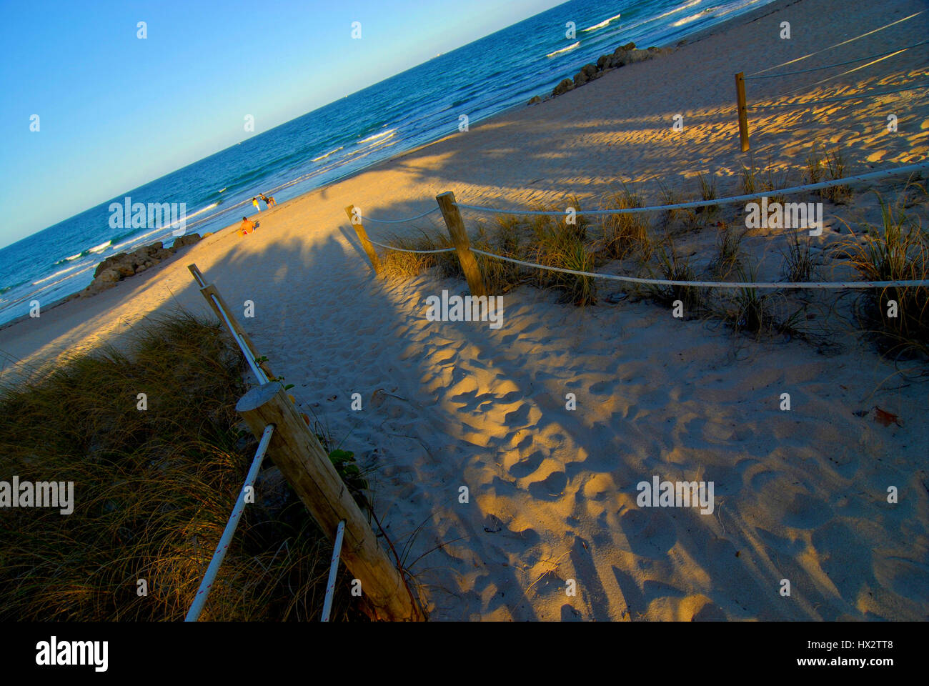 beach sand walkway Stock Photo - Alamy