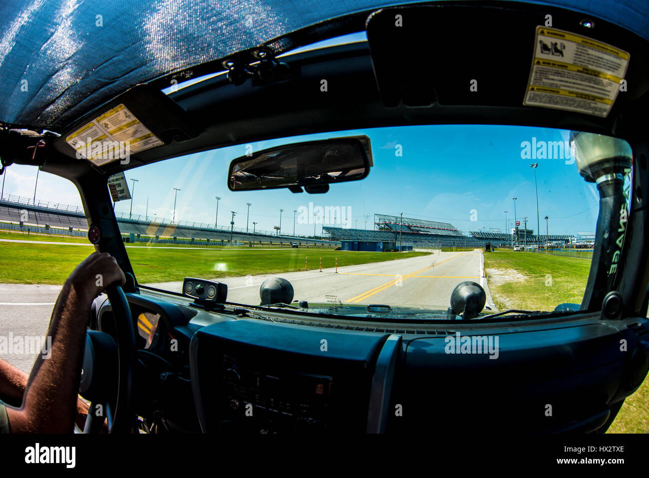 looking out jeep window Stock Photo - Alamy