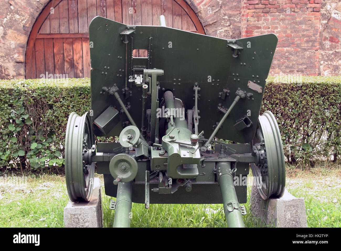 Obsolete cannon. Second world war cannon Stock Photo - Alamy