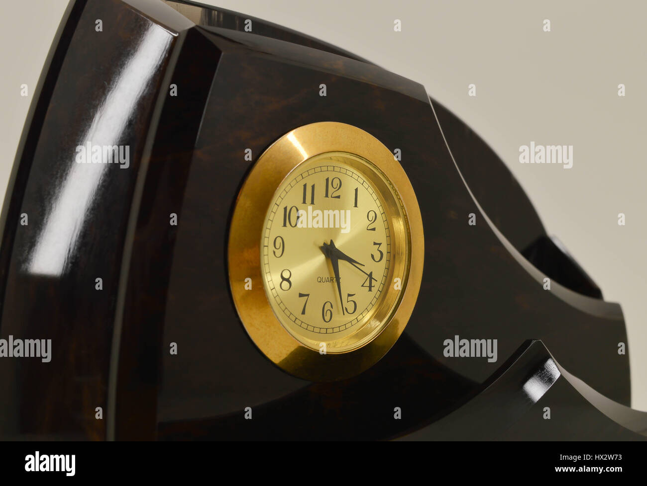 Pedestal clock hi-res stock photography and images - Alamy