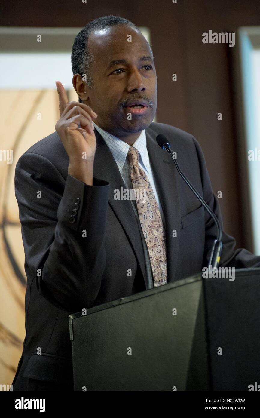 Large housing development hi-res stock photography and images - Alamy