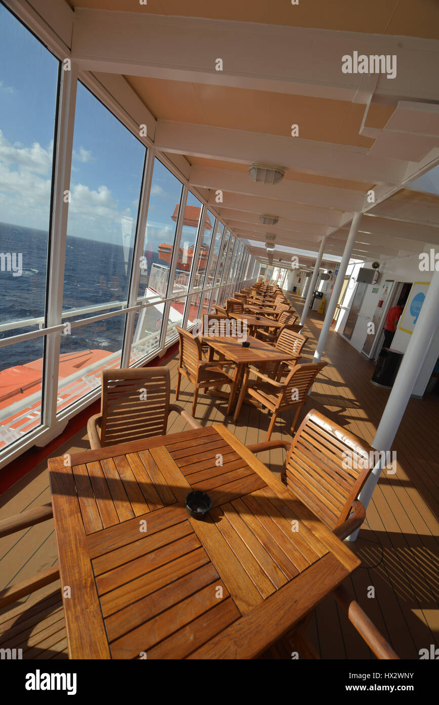 eating area cruise ship Stock Photo - Alamy