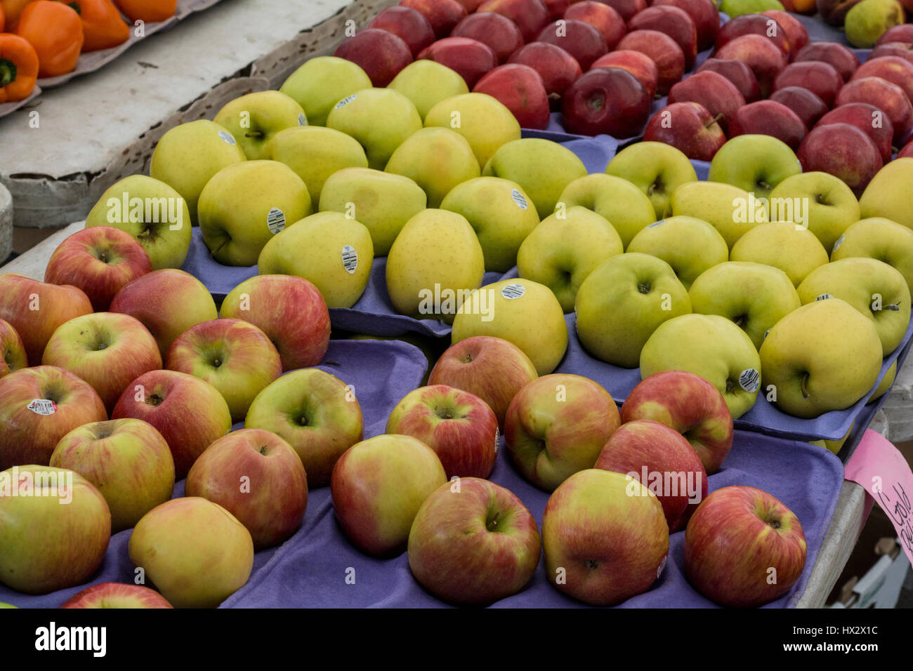 Apple in piles hi-res stock photography and images - Alamy