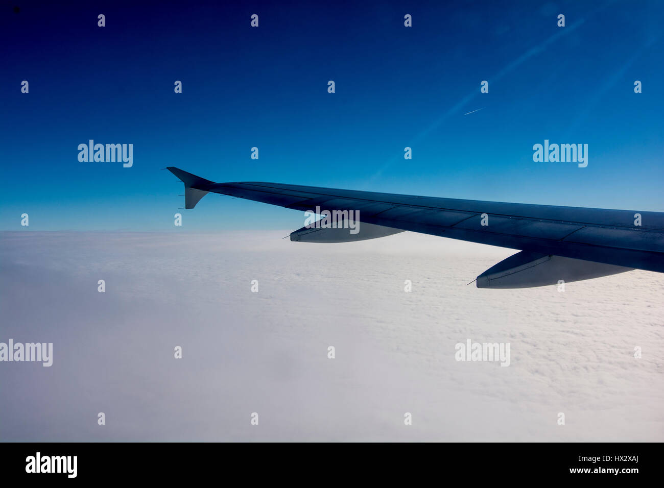 jet plane wing out window Stock Photo - Alamy
