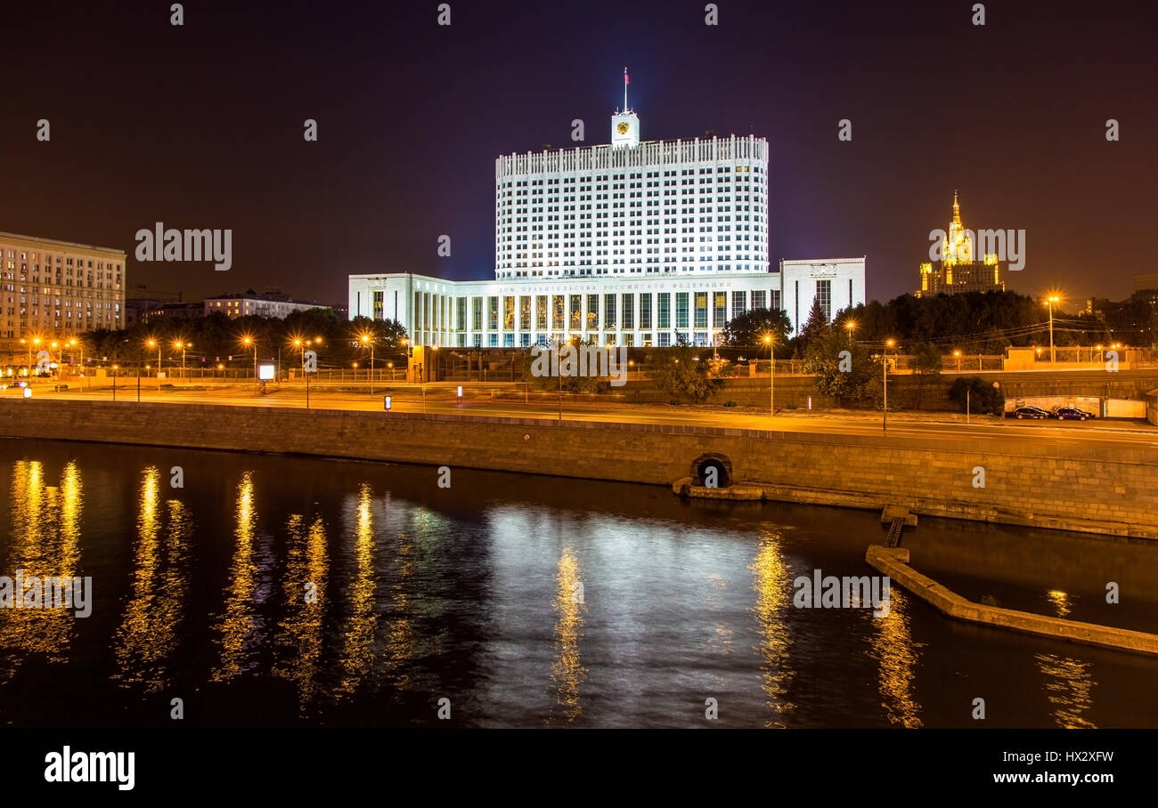 Russian White House in Moscow at night Stock Photo - Alamy