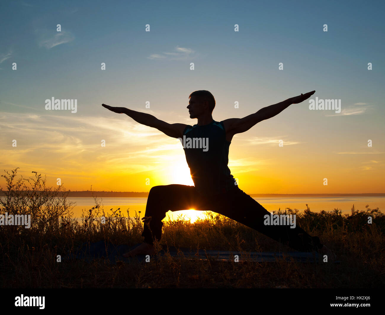 Warrior 1 pose hi-res stock photography and images - Alamy