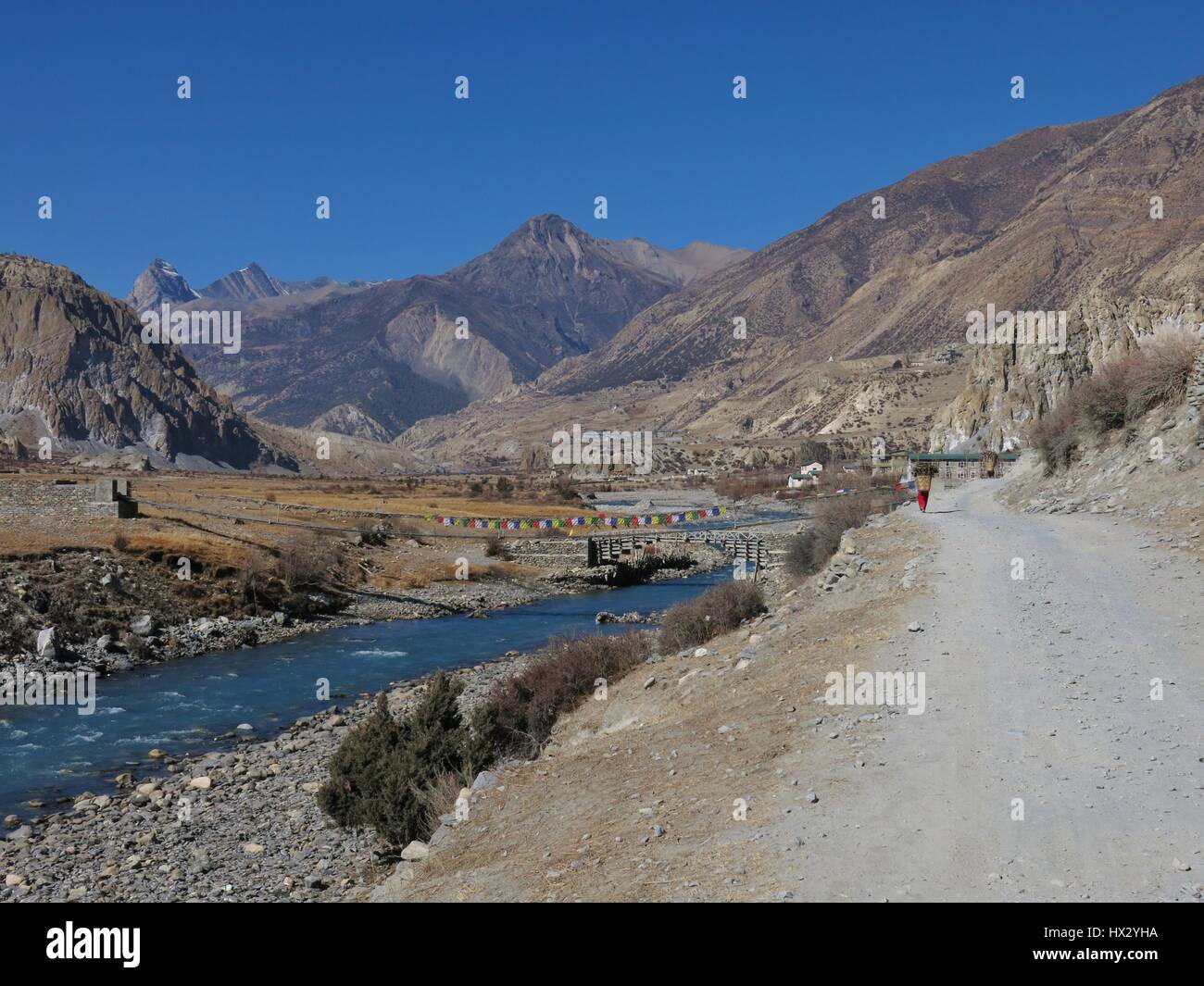 Manang road hi-res stock photography and images - Alamy