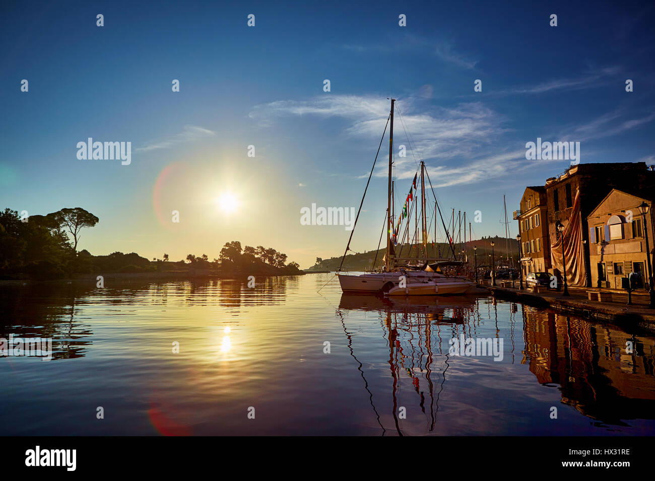 Yachts at sunset athens hi-res stock photography and images - Alamy