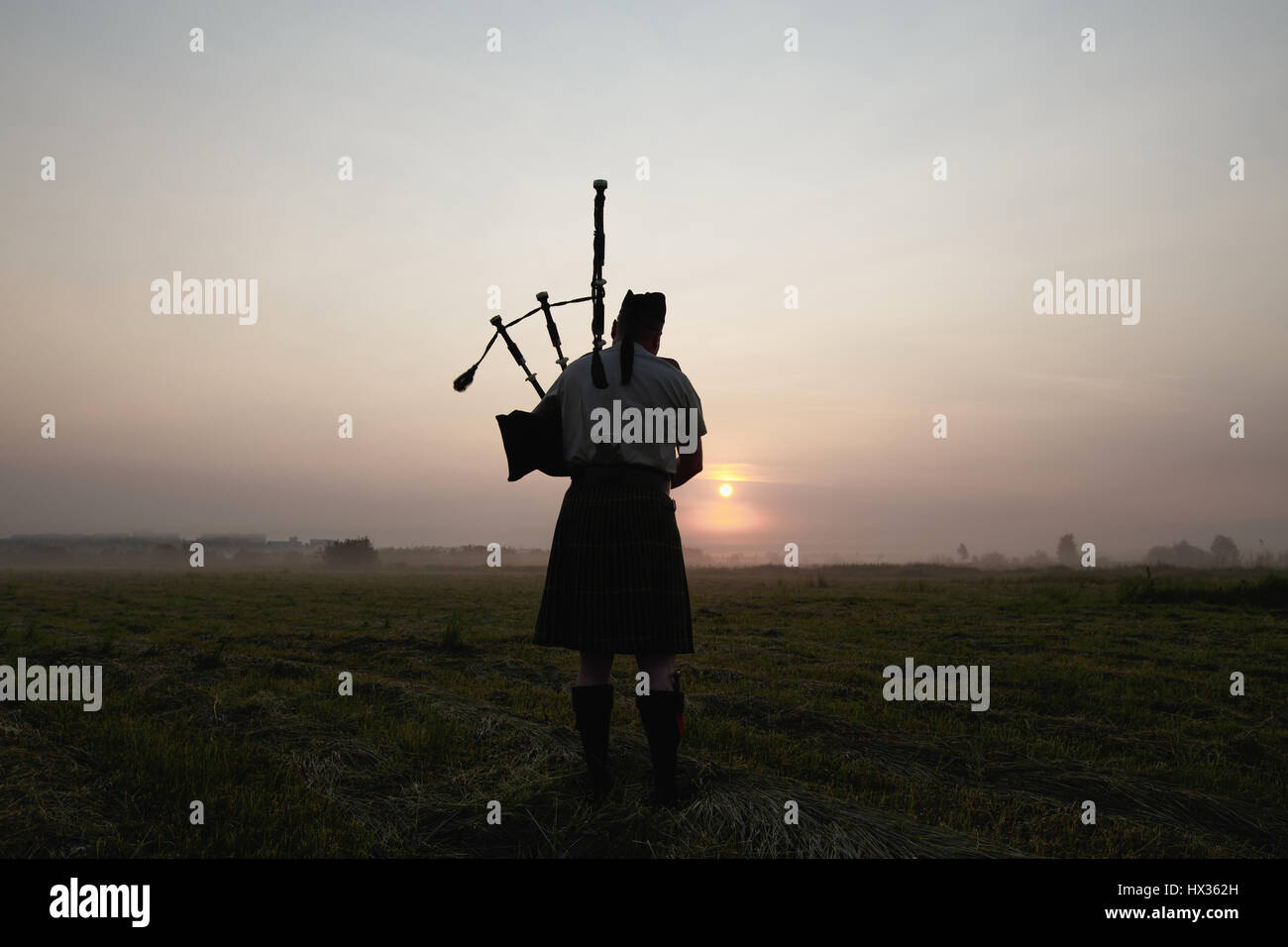 Bagpipes silhouette hi-res stock photography and images - Alamy