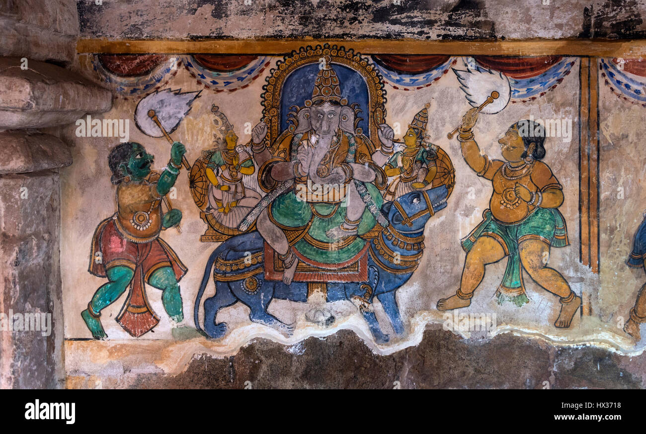 Brihadeeswarar temple interior hi-res stock photography and images - Alamy