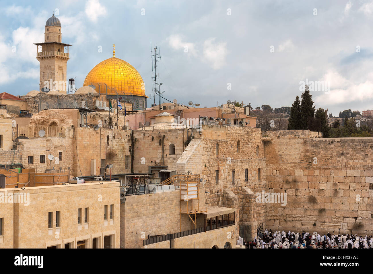 Western Wall and golden Dome of the Rock at sunset, Jerusalem Old City ...