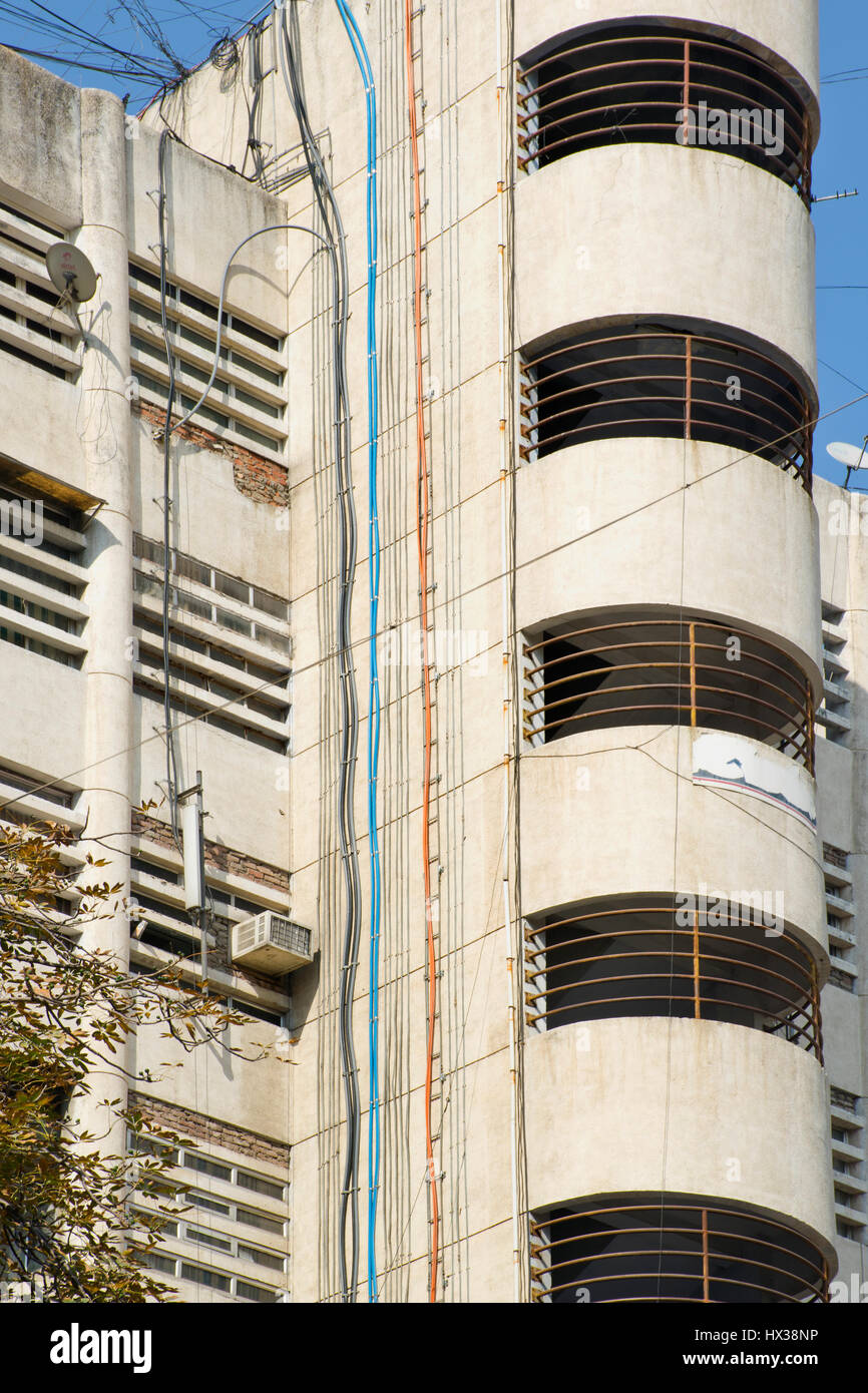 Building with wires hi-res stock photography and images - Alamy