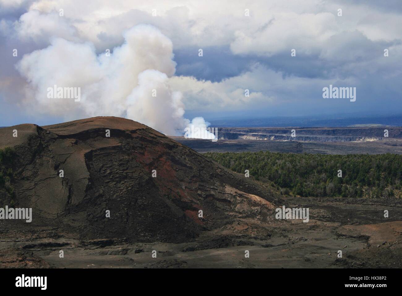 Kilauea volcano crater rim hi-res stock photography and images - Alamy
