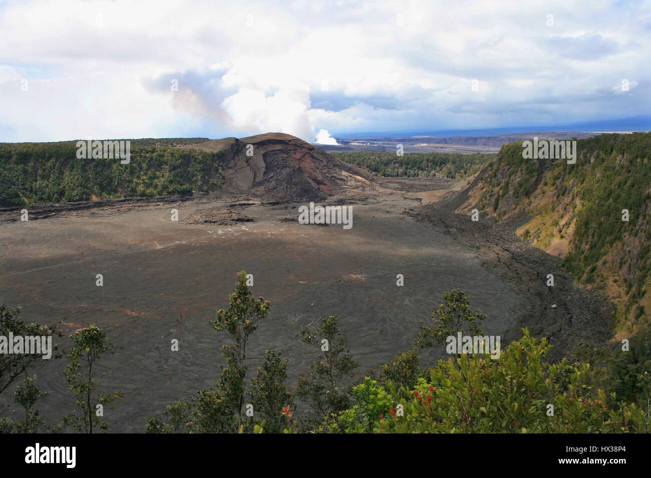 Kilauea volcano crater rim hi-res stock photography and images - Alamy