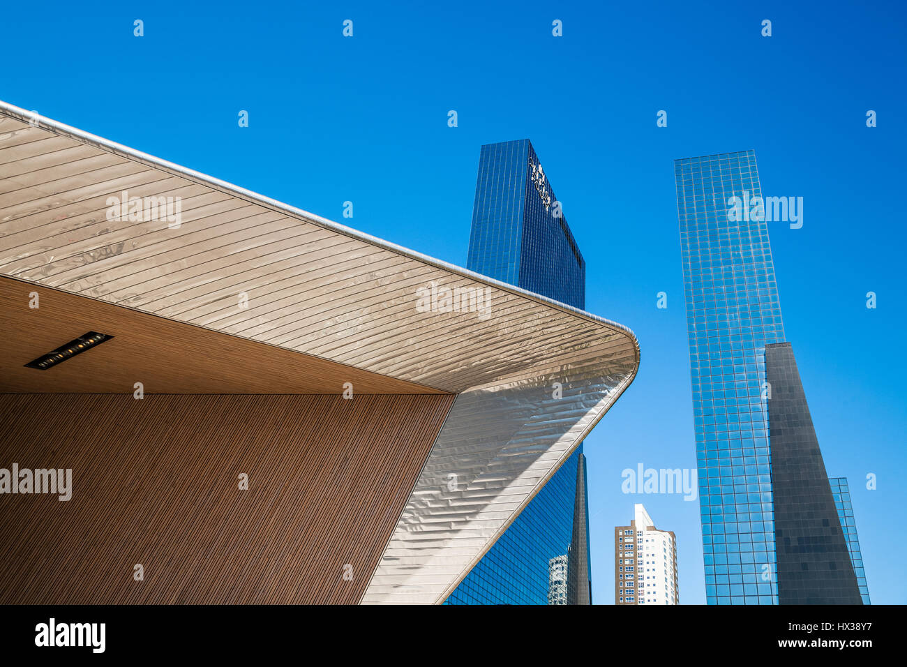 The roof of the Rotterdam Centraal railway station and Gebouw Delftse ...