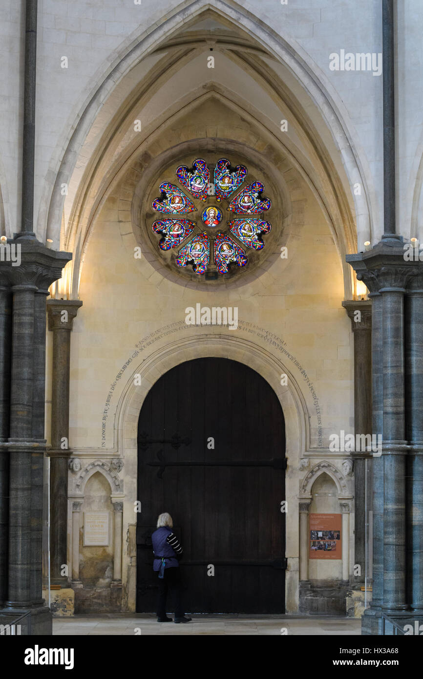 Round church arch hi-res stock photography and images - Alamy