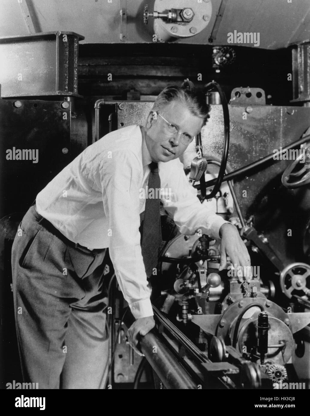 Nuclear laboratory 1940 hi-res stock photography and images - Alamy