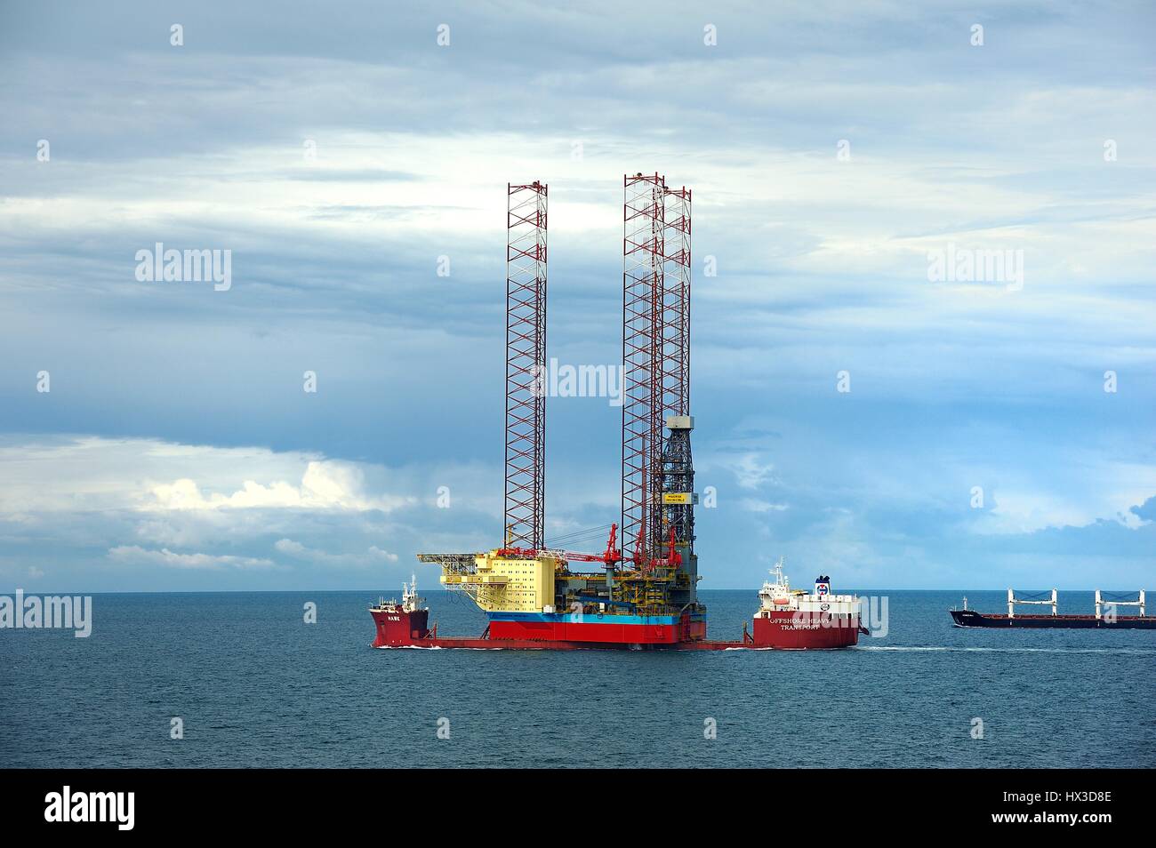 Hawk moving the worlds larget drilling rig the Maersk Invincible Stock ...