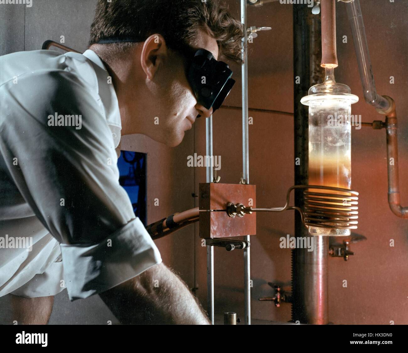 Induction heating using high frequency currents (eddy current heating ...